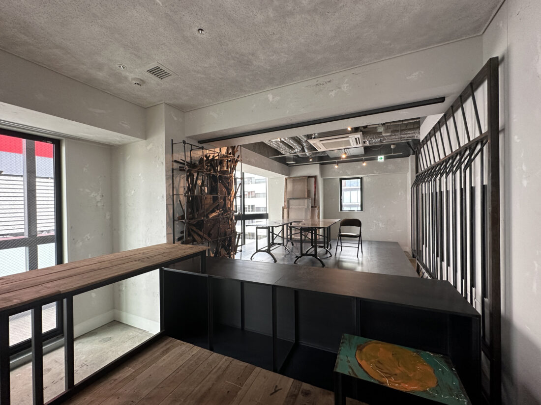 A manga artists room - SOTOCHIKU